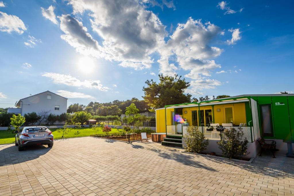 Mobil House Ante / Kaštel ŠTafilić - Okrug Gornji