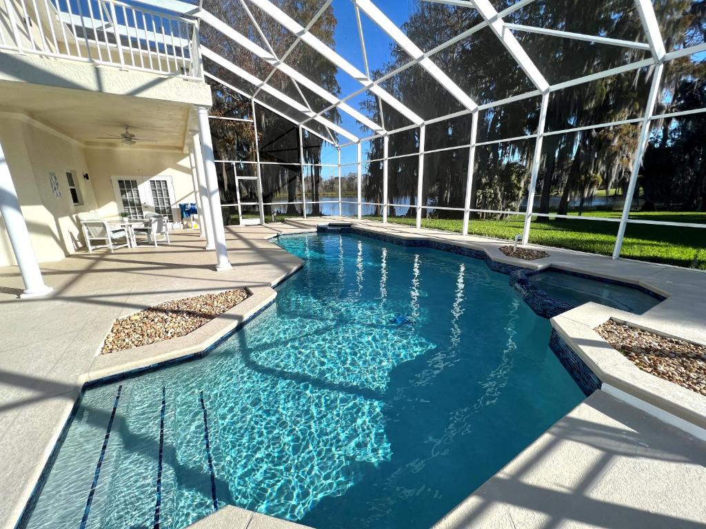 Mickeys Homestead - Stylish 4BR Lakefront Cottage with Huge South ...