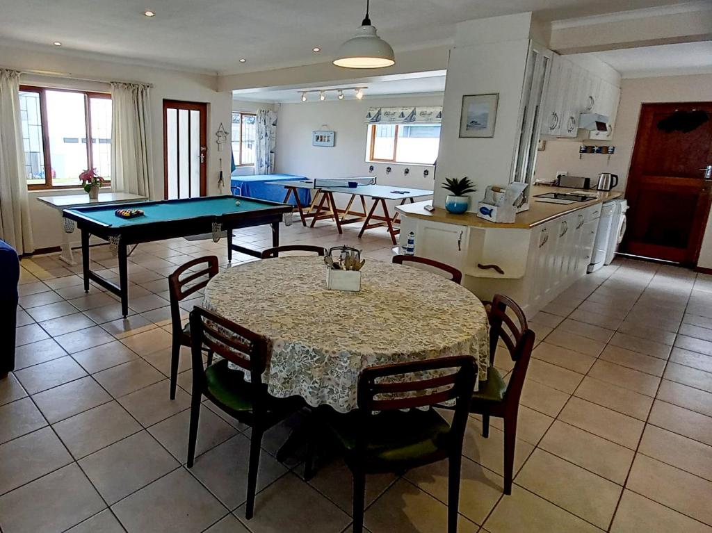 Beach House on 9th, Hermanus – Updated 2024 Prices