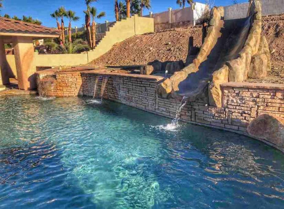 ULTIMATE BACKYARD-POOL/SPA. SLIDE. LAKEVIEW. BALL, Lake Havasu City ...