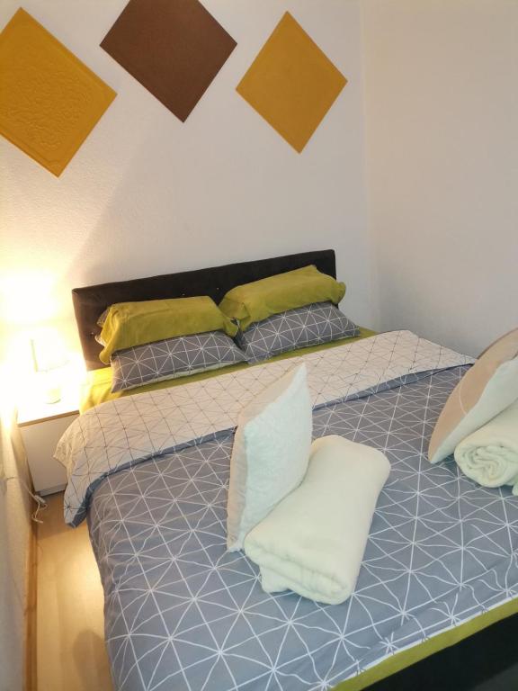 SLADAK KAO MED - centar - near the RED CARPET Sarajevo film festival ...