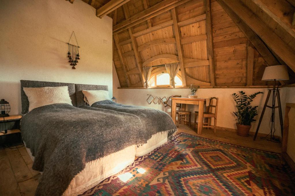 Raven's Nest - The Hidden Village, Transylvania - Romania (România Sub ... Raven's Nest - The Hidden Village, Transylvania - Romania (România Sub ...