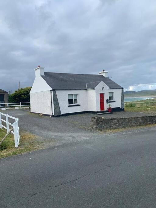 Ballyliffin Quaint Irish Cottage overlooking Malin Coast, Clonmany ...