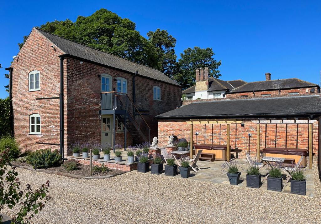 The Woad Mill, Boston (updated prices 2026)