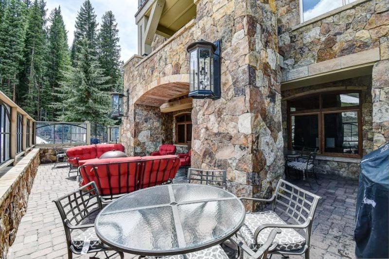Premier 4 Bedroom Ski In, Ski Out Lone Eagle Condo With The Best Access ...