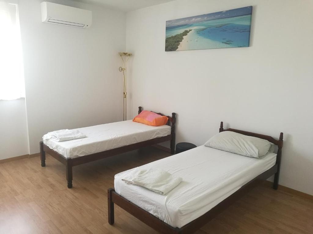 Nice and cozy two single bed room, Split (updated prices 2026)