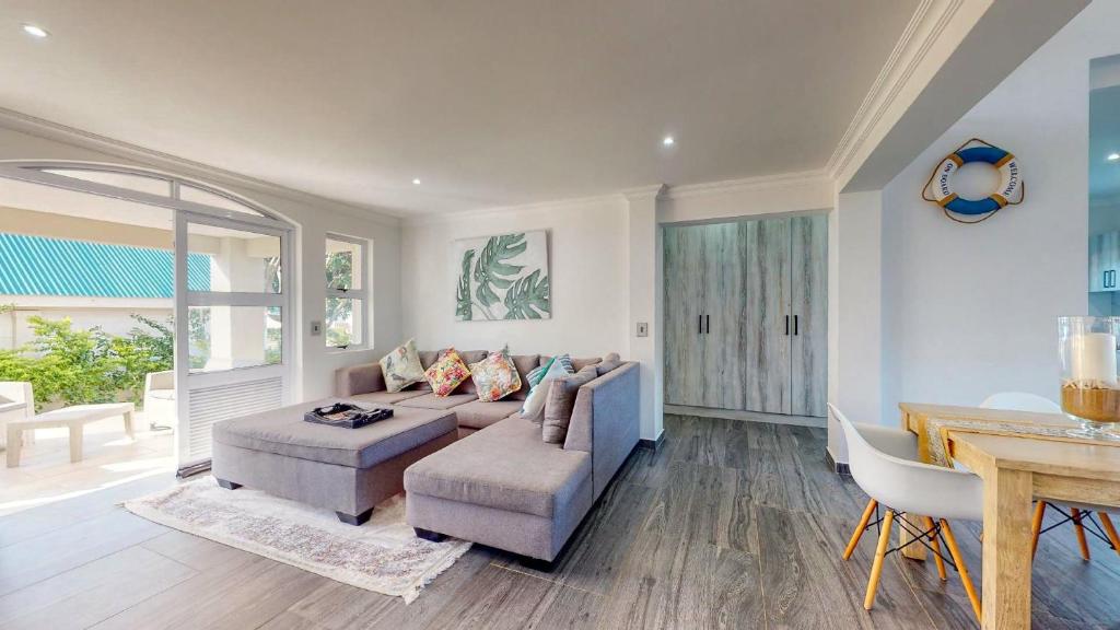 Caribbean Estate Supreme by Top Destinations Rentals, Port Edward ...