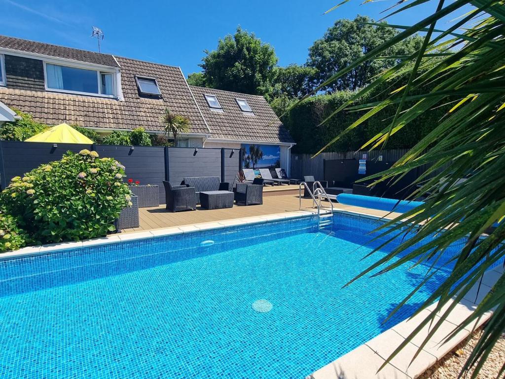 Beautiful apartment with private pool near Tenby, Kilgetty (updated ...