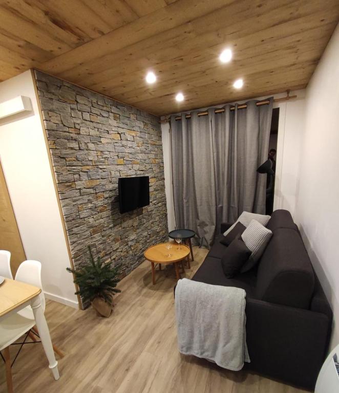 La Cabane Du Petit Loup, Skis Aux Pieds - Aime