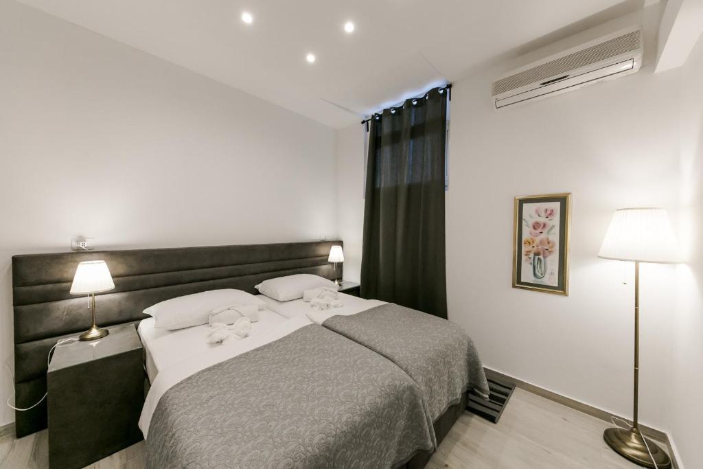 PALOMIA D, Split (updated prices 2026)