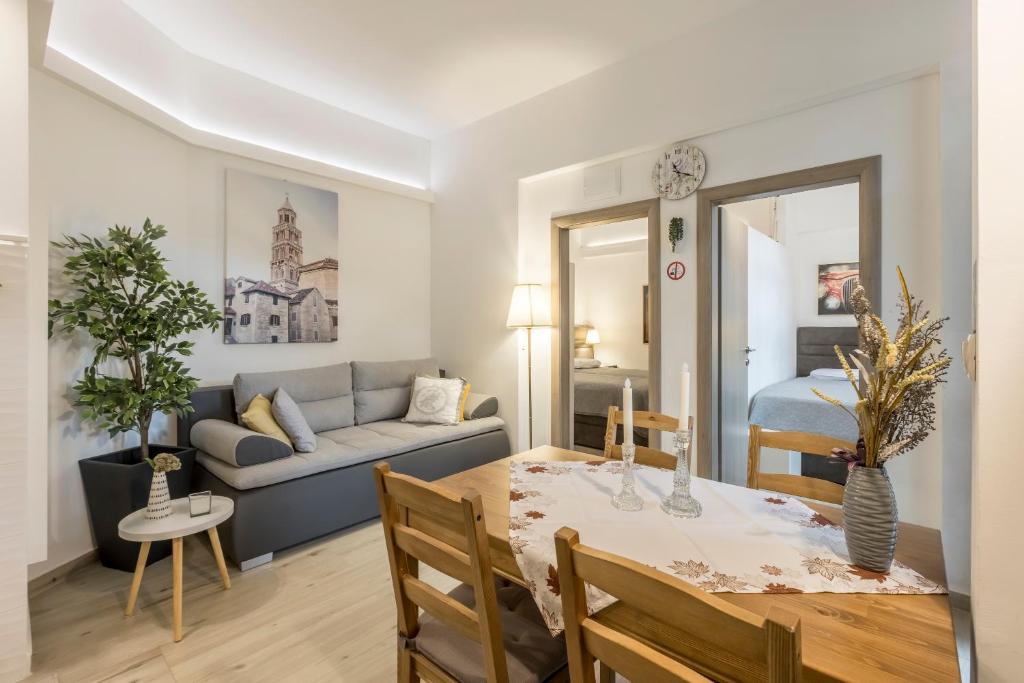 PALOMIA A, Split (updated prices 2026)