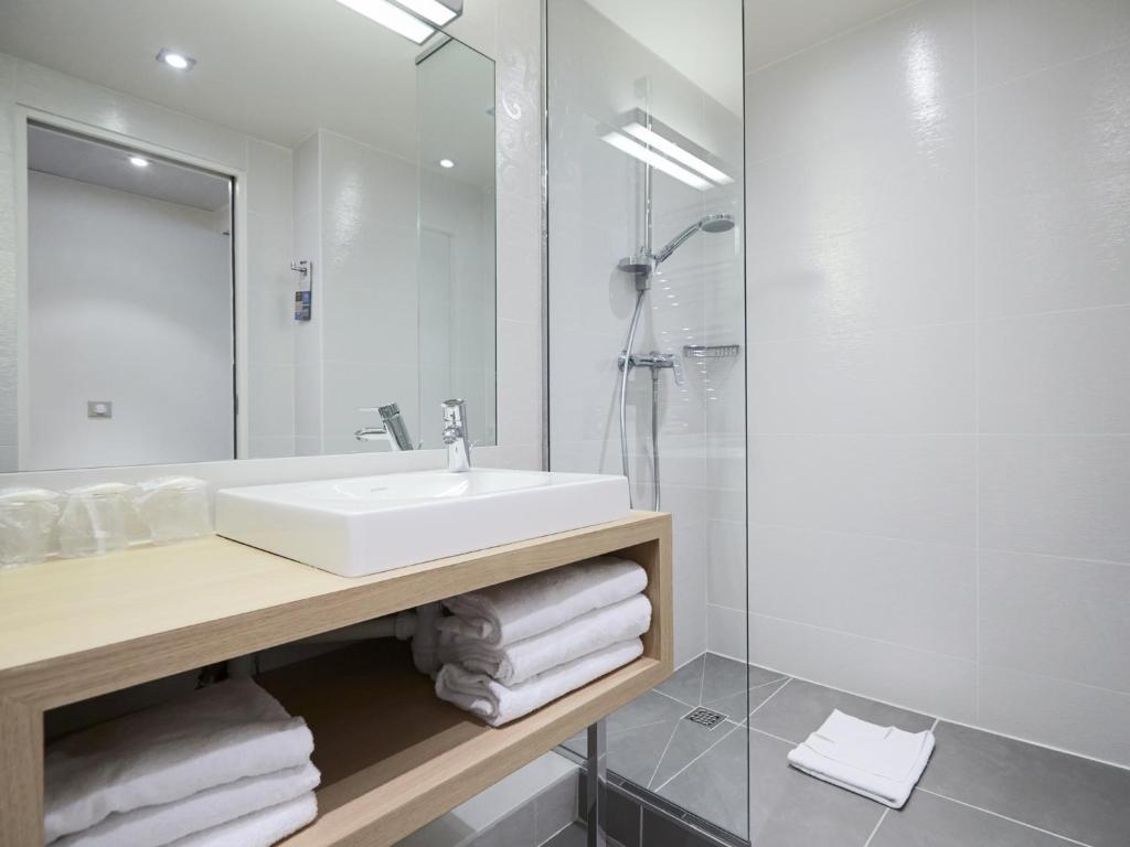 Kyriad Paris 18 - Porte de Clignancourt - Montmartre, Paris (updated ...