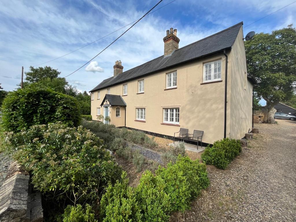 Corner Cottage, Cambridge (updated prices 2026)