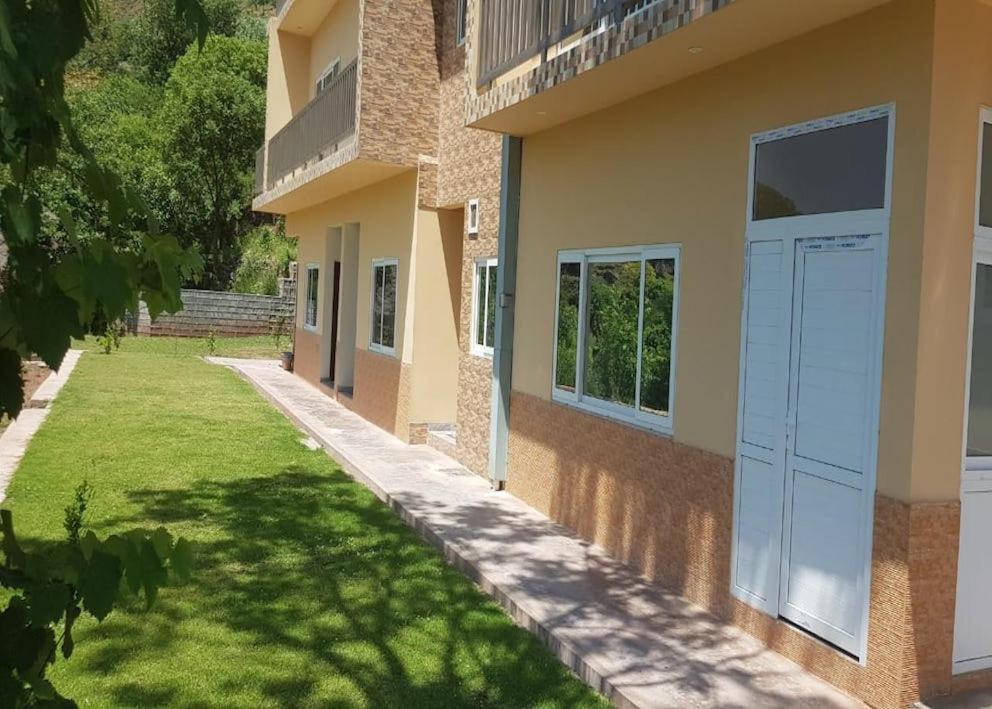 Roof Top Resort -Sun Rise Room, Tret (updated prices 2026)