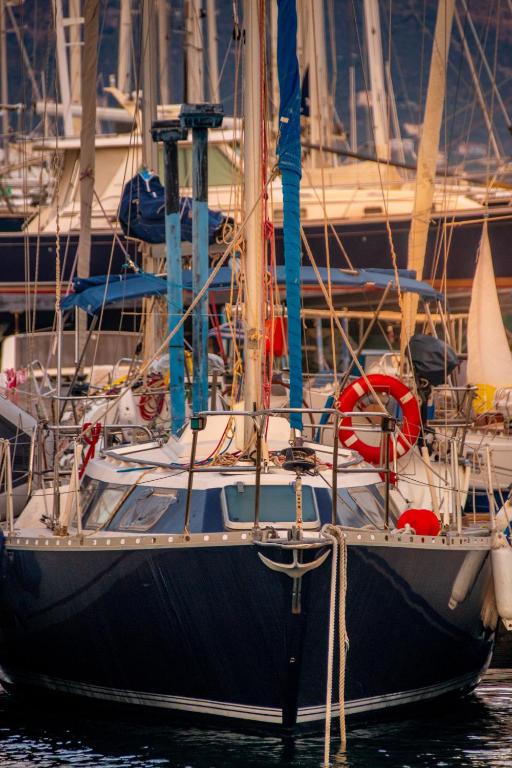 Relaxing stay in a cozy sailing boat in Kalamata, Kalamata (preços ...