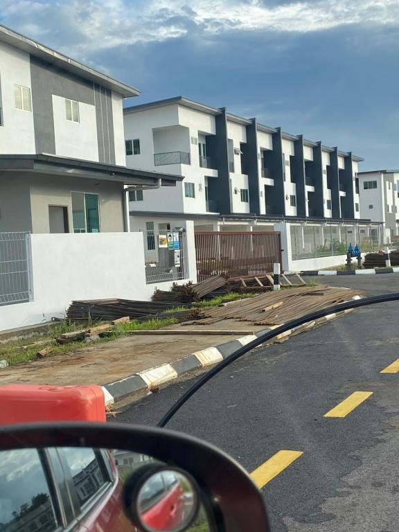 Vision Height Townhouse, Kuching (updated prices 2026)