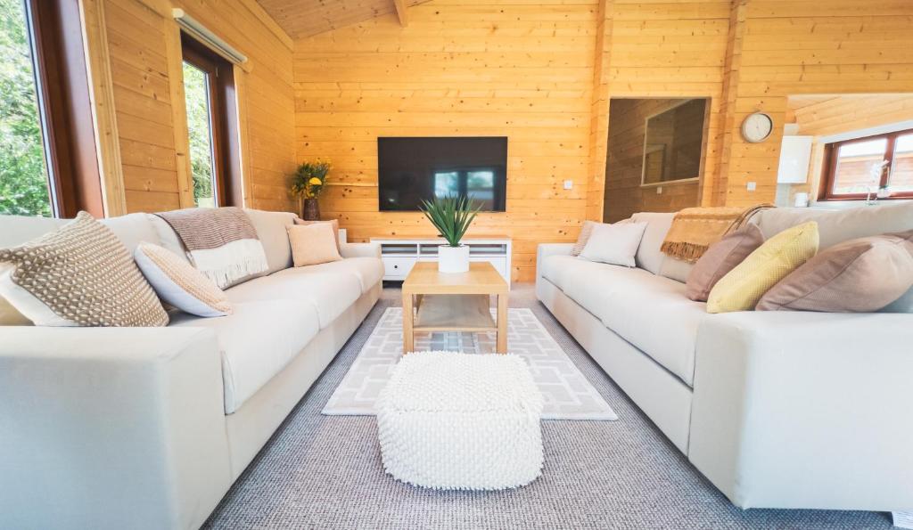 Sundance Lodge, Fantastic New Cabin with Hot Tub - Sleeps 6 - Largest ...