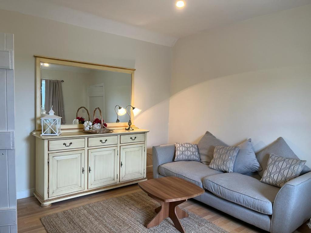 Willow Cottage, Kinloss (updated prices 2025)