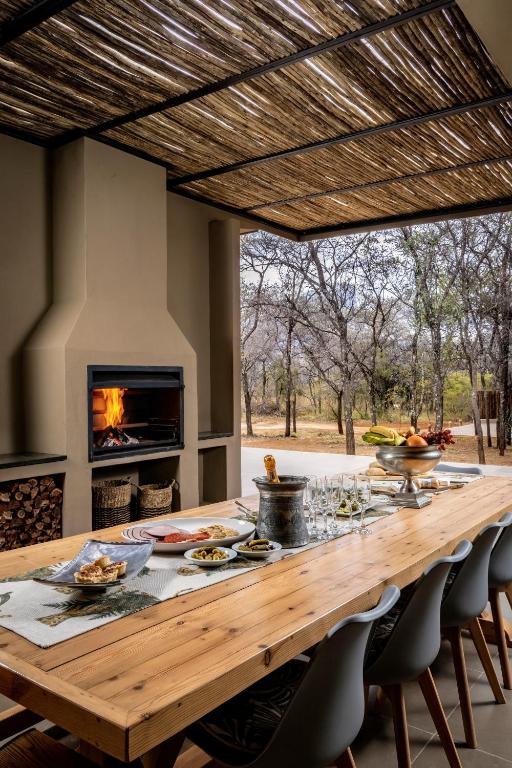 Queen of Sheba, Self-Catering House at Buffelshuis Safari Camp ...