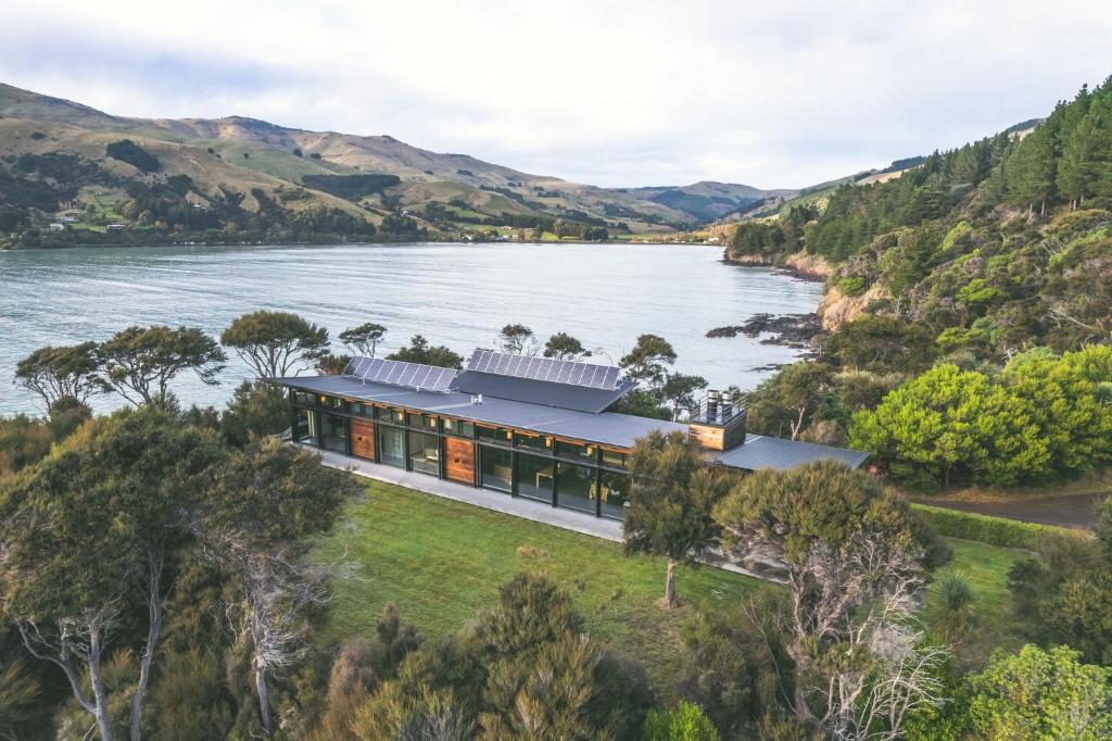 The Point - Pigeon Bay Accommodation - Akaroa