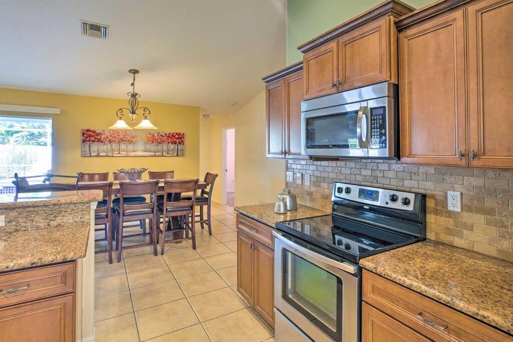 Sun-Dappled Cape Coral Oasis, 5 Mi to Beach!, Cape Coral (updated ...