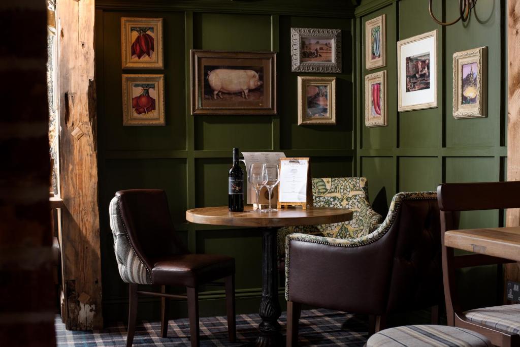 The Hog's Head Inn - The Inn Collection Group, Alnwick (updated prices ...