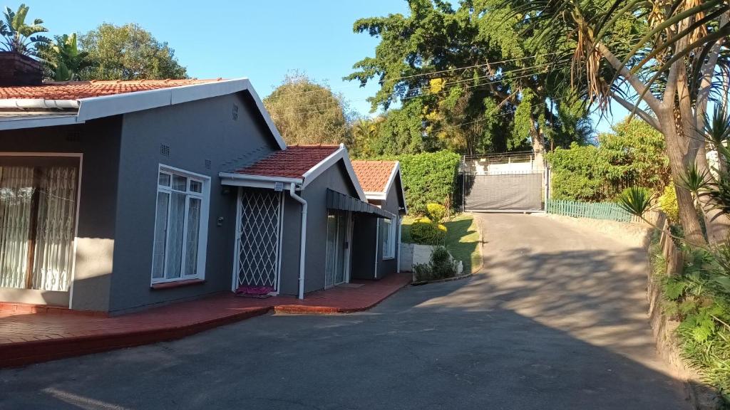 Lincoln Place, Farningham Ridge, Pinetown (updated prices 2026)