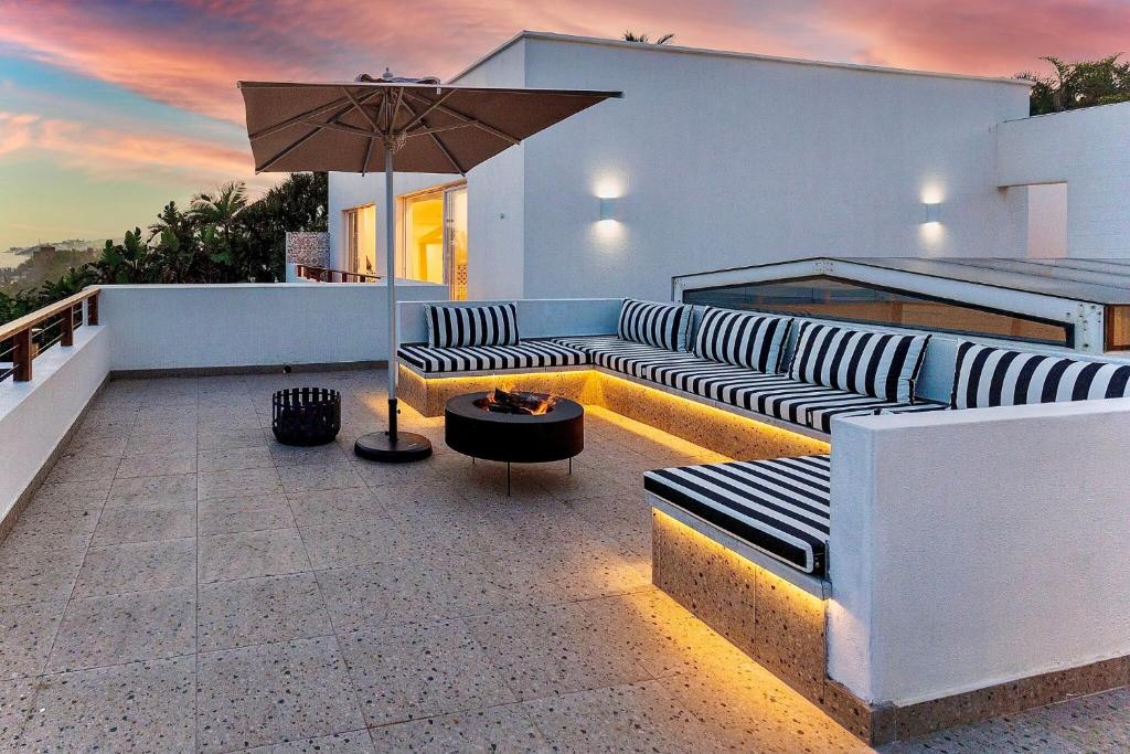 Dolphin Coast YOLO Spaces - The White House Boutique Villa, Sheffield ...