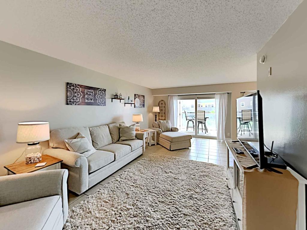 Regency Towers #203 East, Pensacola Beach (updated prices 2026)