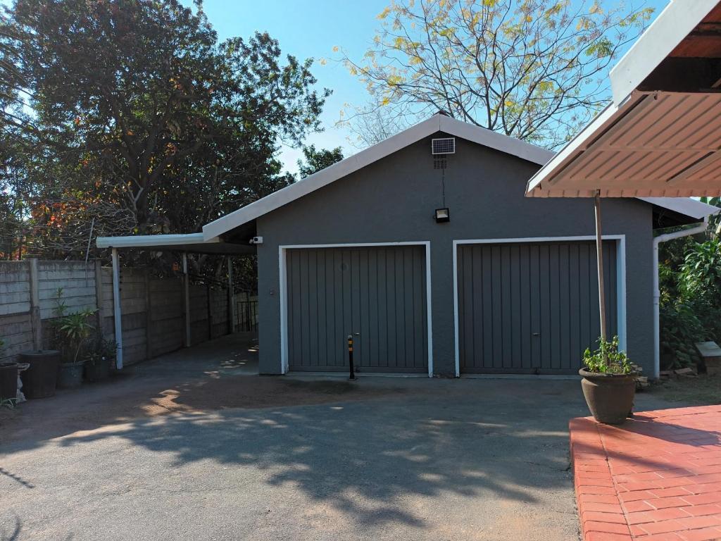 Lincoln Place, Farningham Ridge, Pinetown (updated prices 2025)