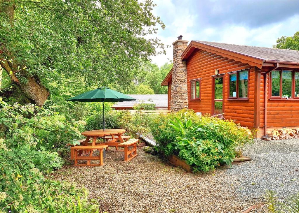Wnion Wood Lodge with log burner & sauna in Snowdonia, Llanfachreth ...