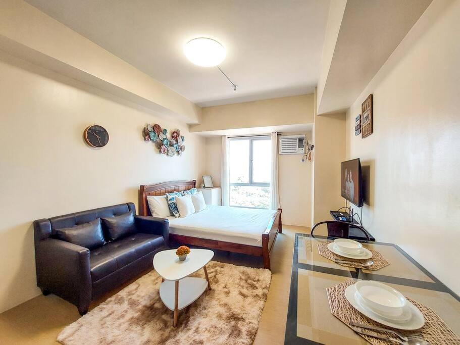 Queen Size Bed at the Heart of the City, Cagayan de Oro (updated prices ...