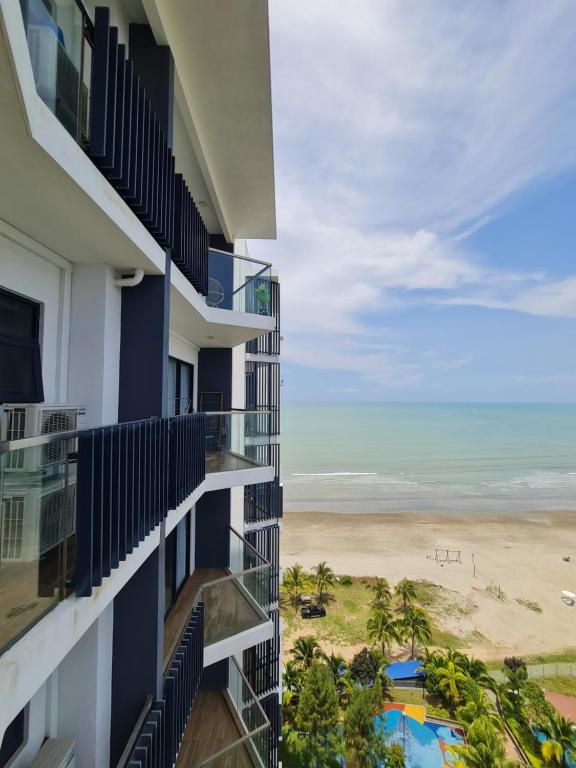PUTEH Timurbay Beachfront Private Suite Kuantan, Kuantan – Updated 2024 ...