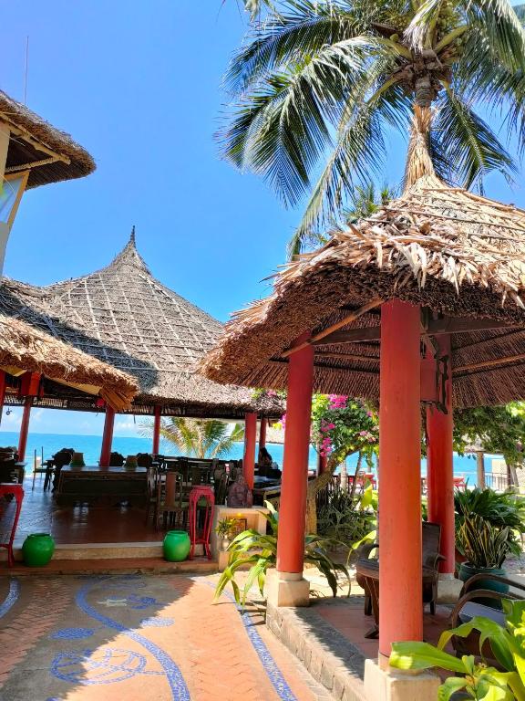 Full Moon Beach Resort, Mui Ne (updated prices 2025)