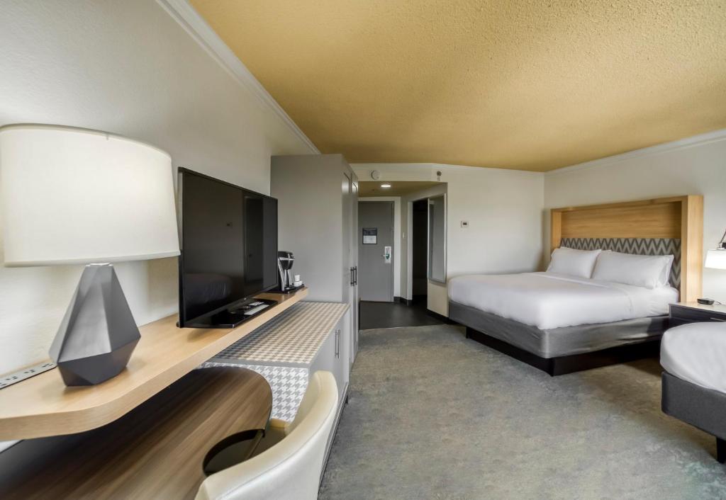 Holiday Inn Mobile Downtown Historic District by IHG, Mobile (updated ...