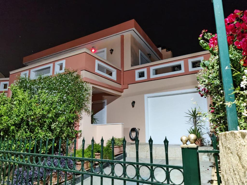 Cozy Vacation House In Artemida With Seascape - Athens Airport Eleftherios Venizelos (ATH)