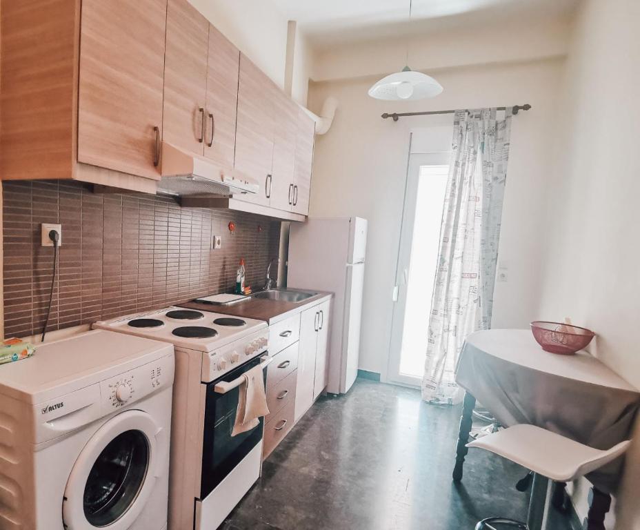 Efrosini downtown apartment, Chalkida – Updated 2024 Prices