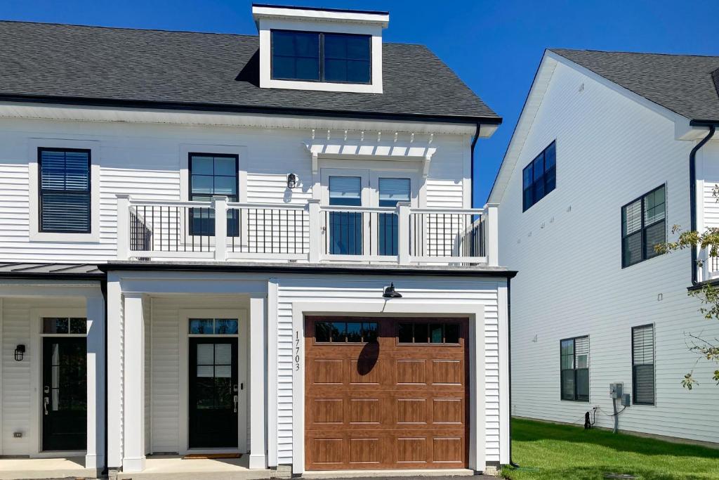 Coastal Corner - 17703 Wilkens Way, Ocean View (updated prices 2025)