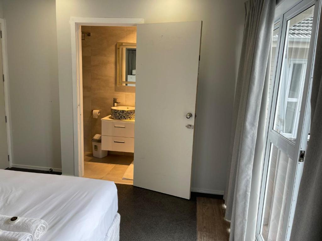 Dash Motel, Papakura, Auckland (updated prices 2024)