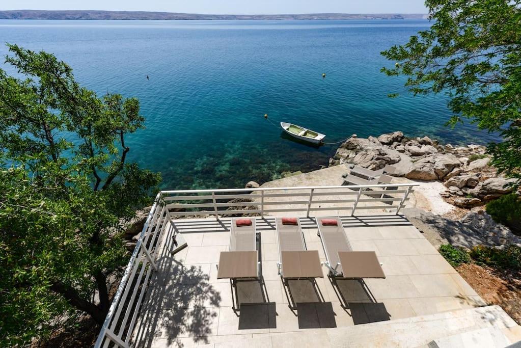 AllSEAson House on the sea, Karlobag (updated prices 2025)