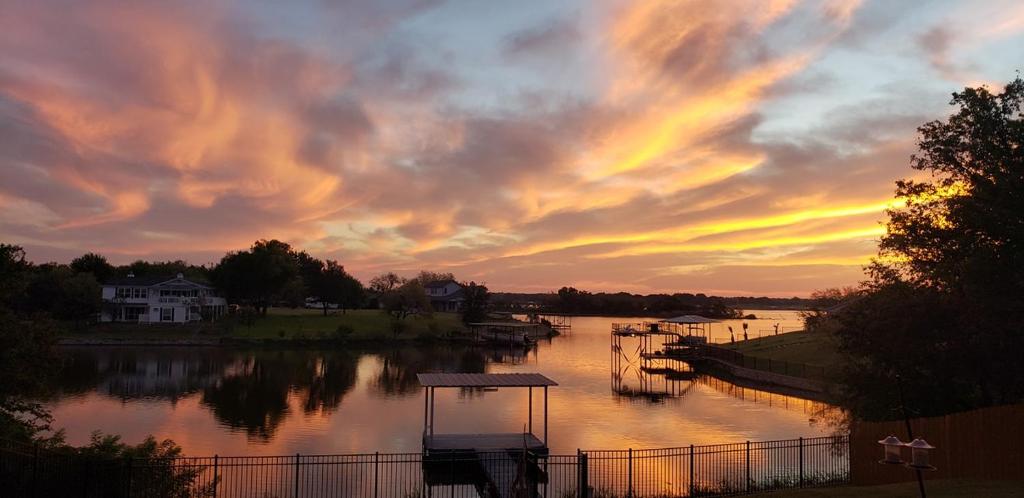 Sunrise Bay Hideaway Lakefront Home, 4 Kayaks! No Extra Fees! | Holiday ...