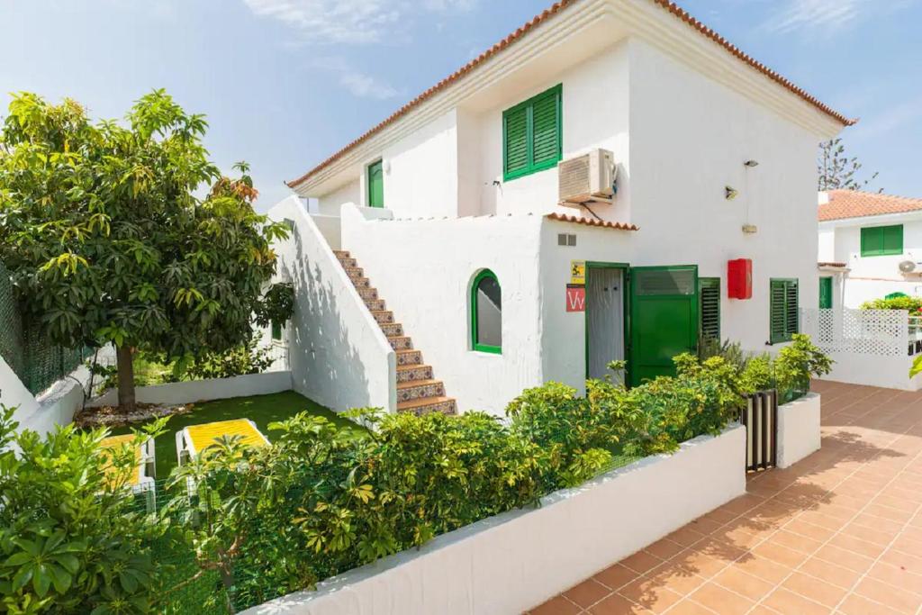 Las Burrras Buigues Beach, San Bartolomé (updated prices 2025)