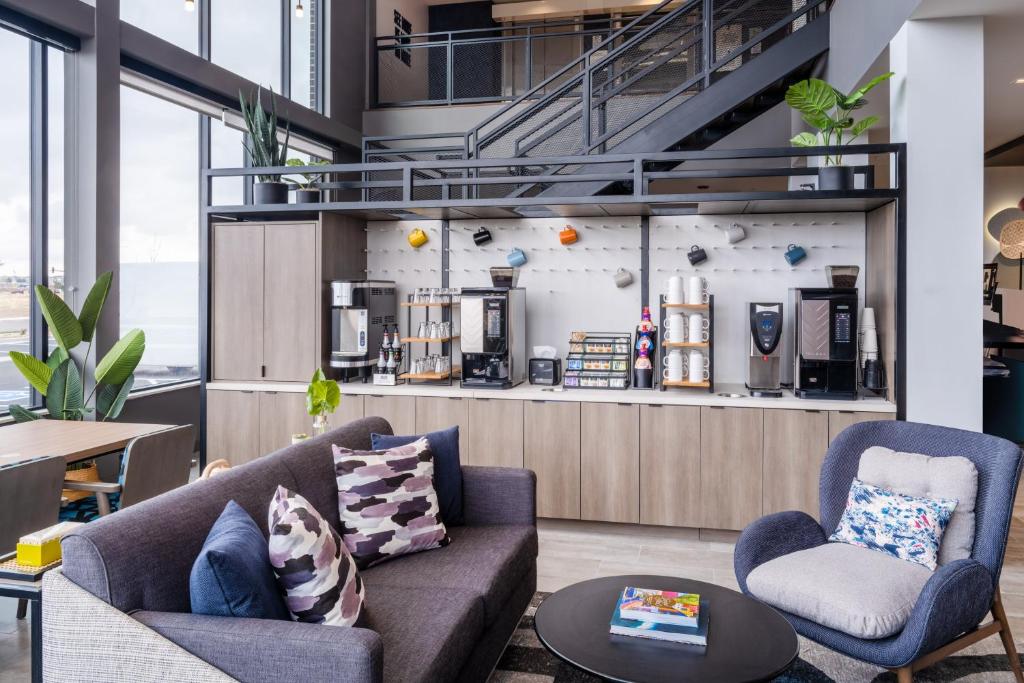 Atwell Suites - DENVER AIRPORT TOWER ROAD by IHG, Denver (updated ...