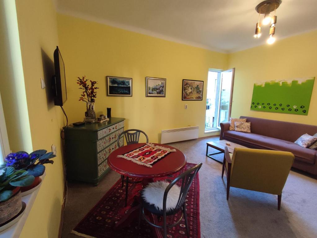 Colourful one-bedroom apartment in a central location, Sarajevo ...