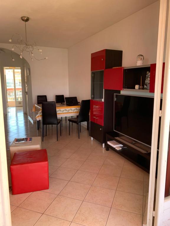 Appartement vue mer très proche de la plage et des commerces in Cagnes ...