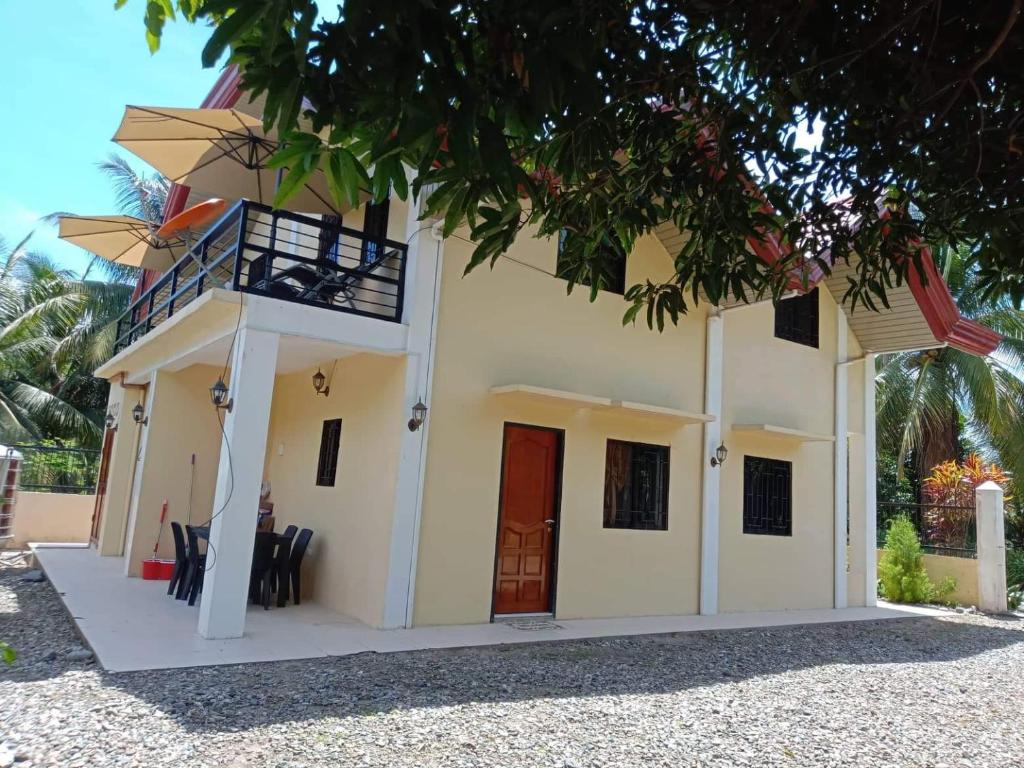 Charming and Relaxing 7-Bed House in Mati City, Tagbabolo (precios ...