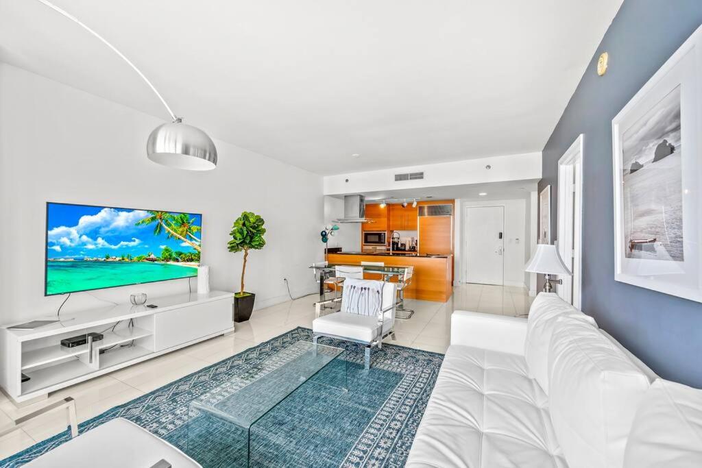 Gorgeous Unit At The W Building Priceless Location, Miami (updated ...