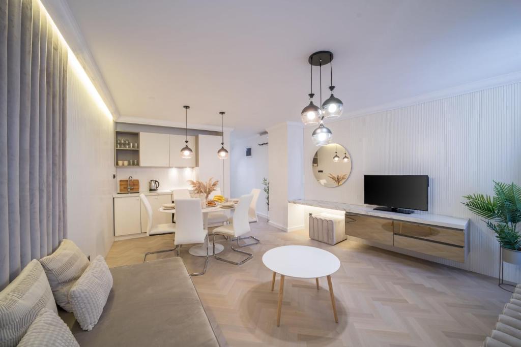 Christ Family Rooms Luxury Mansion The Sun God, Mykonos, Greece | Plum