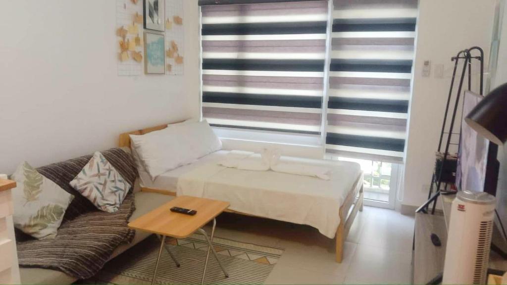 Tagaytay Staycation 1Br w/ Balcony at SMDC Cool Suites, Tagaytay ...
