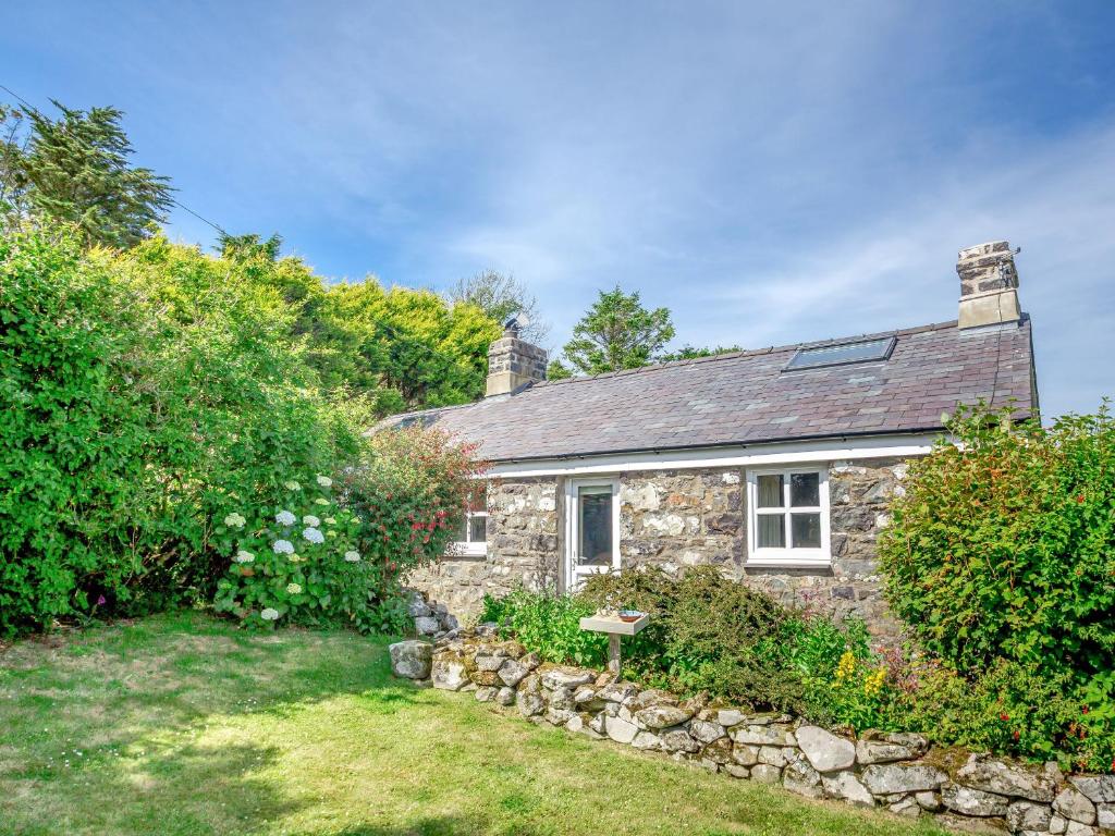 Conion Ganol, Rhiw (updated prices 2026)